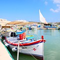 Um banco com vista: Marsaxlokk - Viajar porque sim